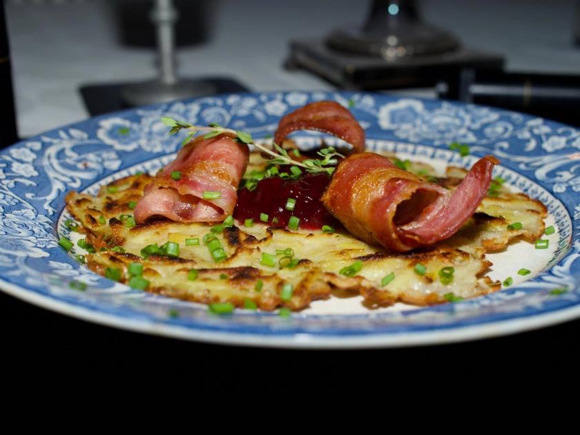 Raggmunk med Vildsvinsfläsk och Rårörda Lingon | Norma Precision