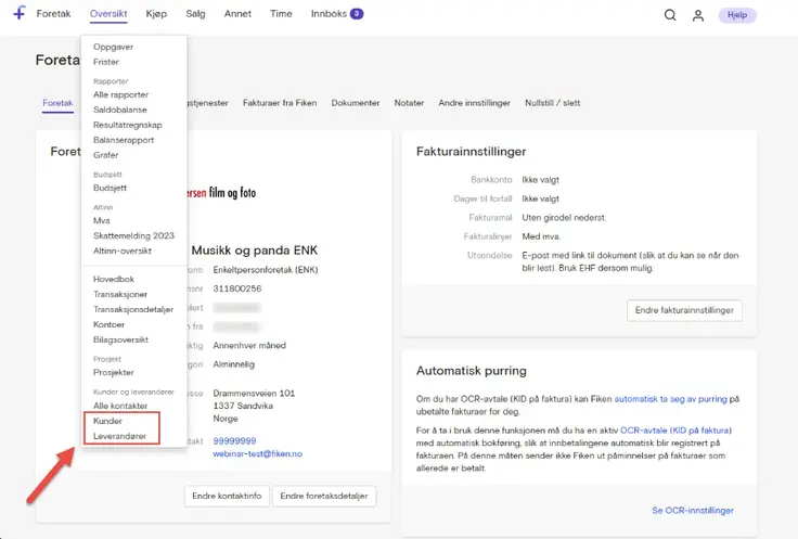 Kunder og leverandører legges inn gjennom menyvalget Oversikt -> Kunde ...