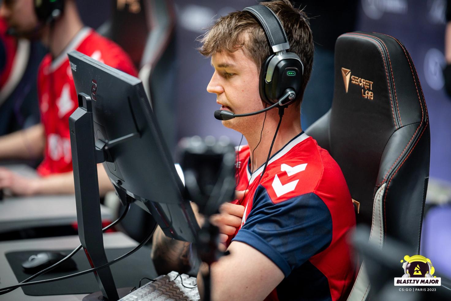 Goodbye CS:GO: device, the most consistent player of all time