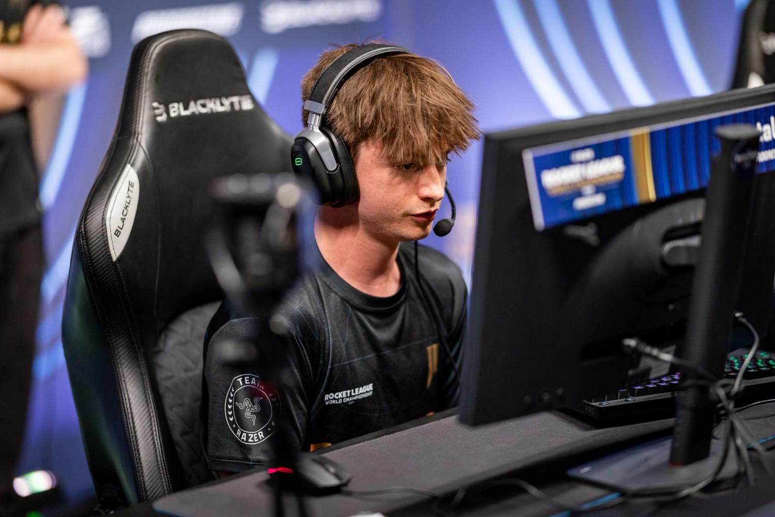 Retals: "It's pretty impossible to have a bad mood with Wahvey in there"