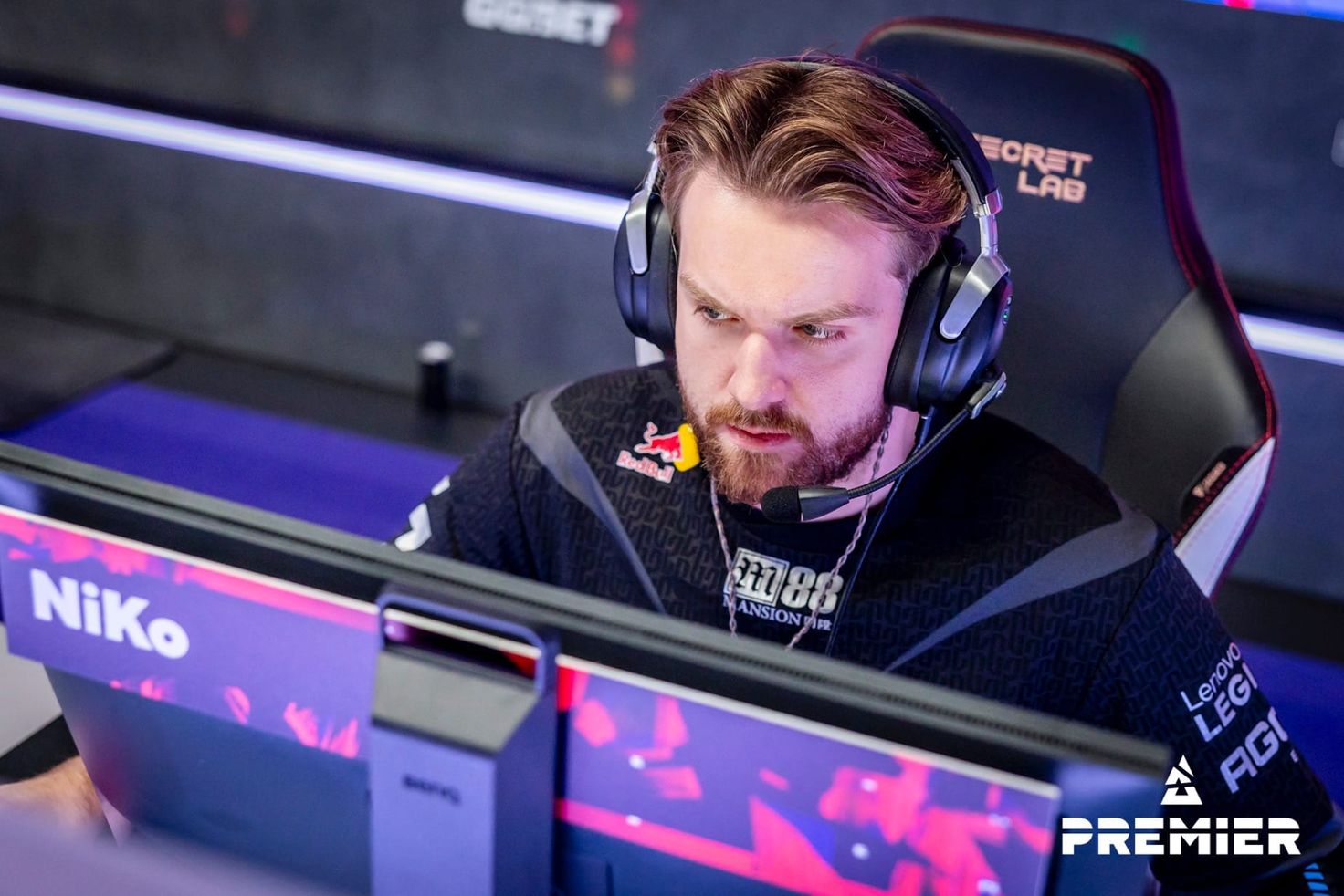 CS2 pro crosshair codes: donk, NiKo, ropz, and more