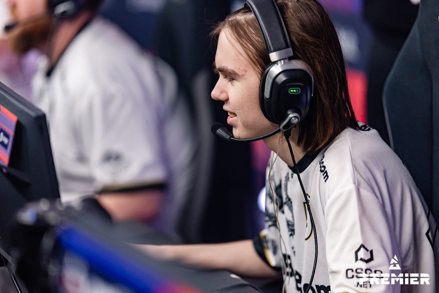 Donk CS2 Settings: Ultimate Config, Crosshair, and mouse settings