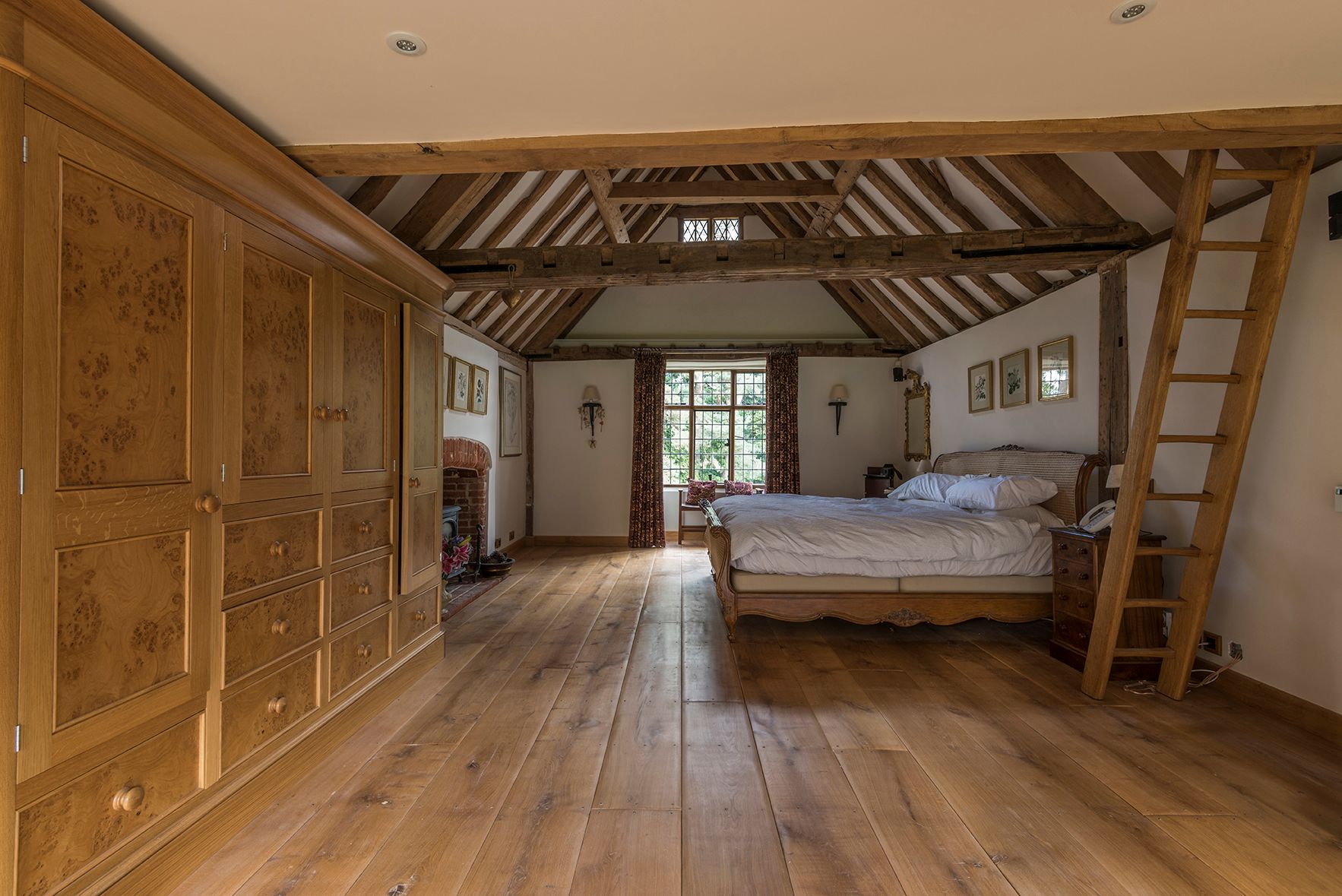 Strength and Beauty of Structural Oak Beams - Whippletree