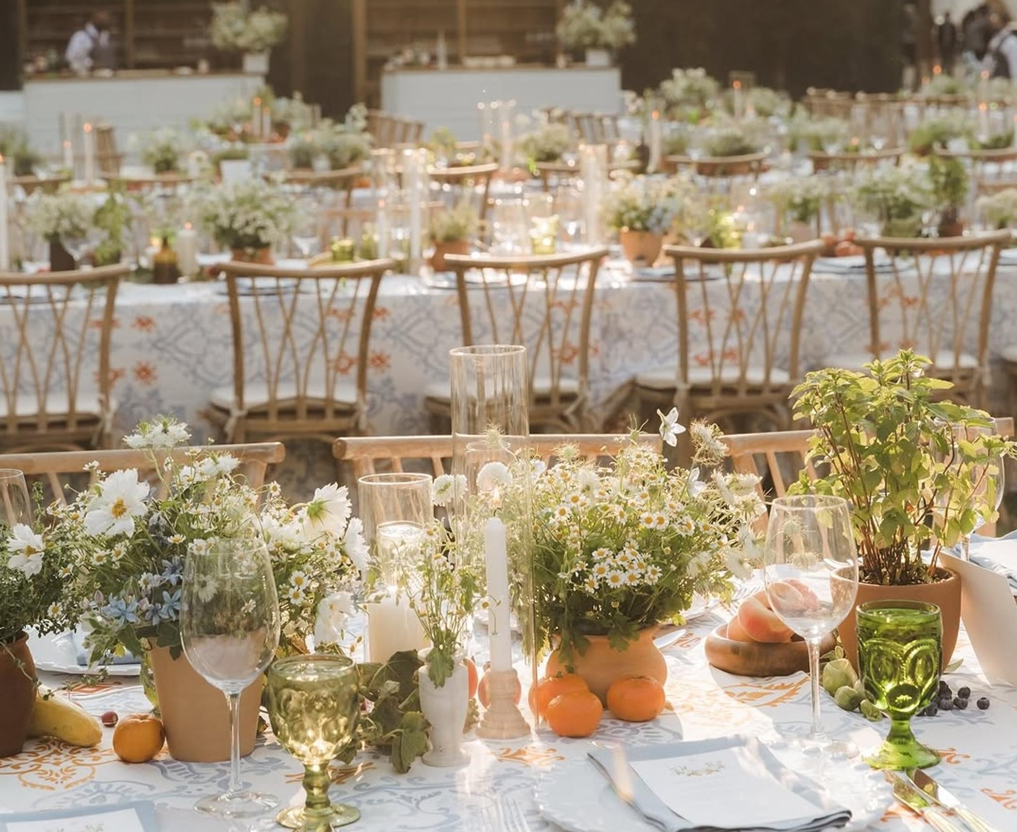 How to Build a Dreamy Italian Dinner Table, According to a Pro