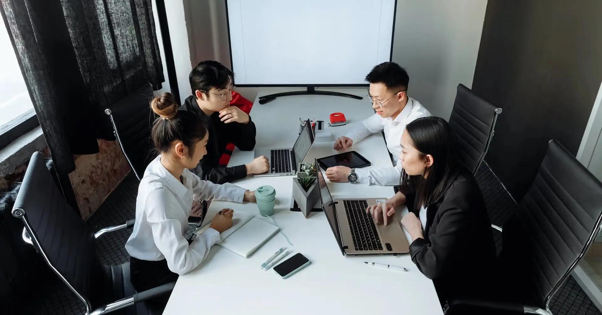 How to Lead Citizen Developers [Structured Framework]