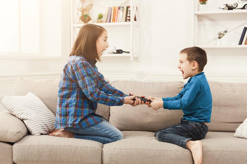 Fighting Over Screen (Scream) Time? | Ivy Tutors Network