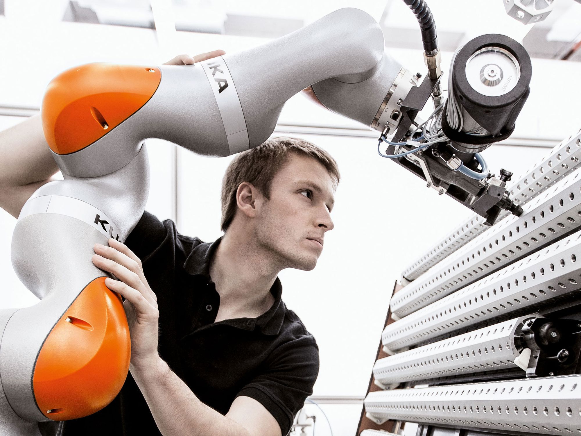 LBR iiwa - ROBOTS: Your Guide to the World of Robotics