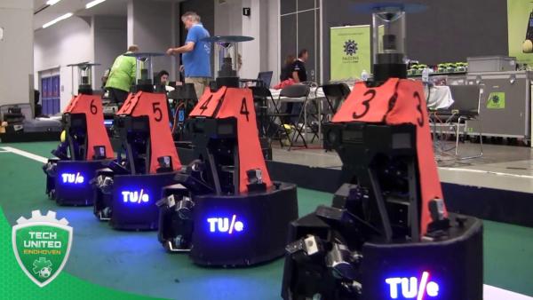 TURTLE - ROBOTS: Your Guide to the World of Robotics