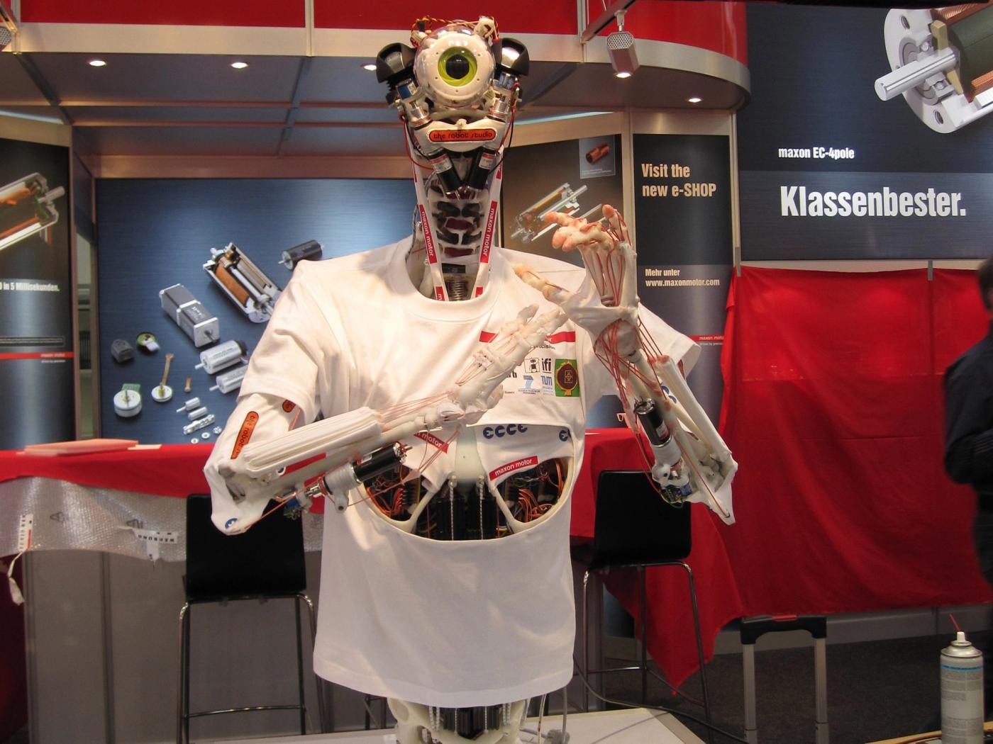 ECCE - ROBOTS: Your Guide to the World of Robotics