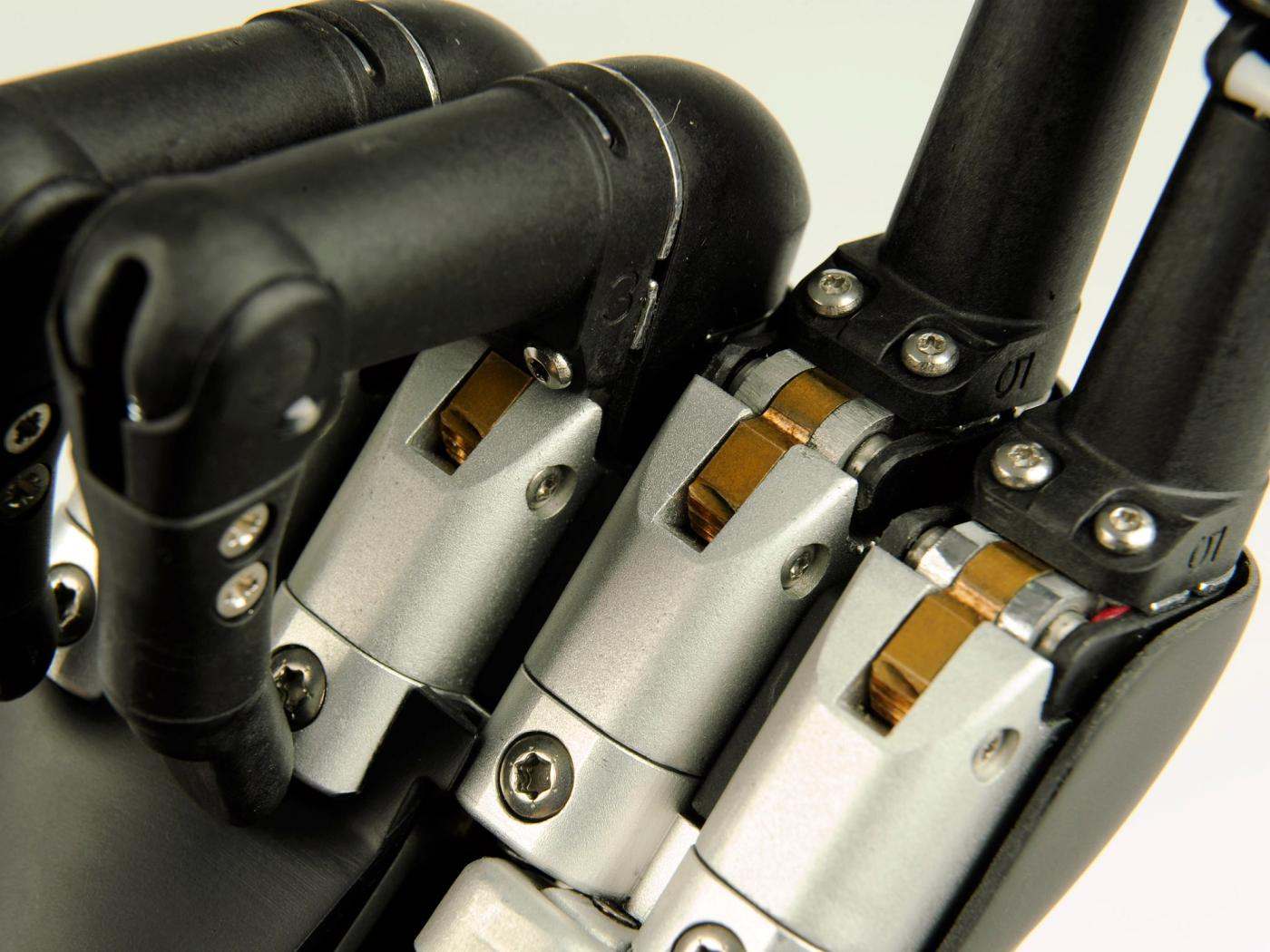 i-Limb - ROBOTS: Your Guide to the World of Robotics