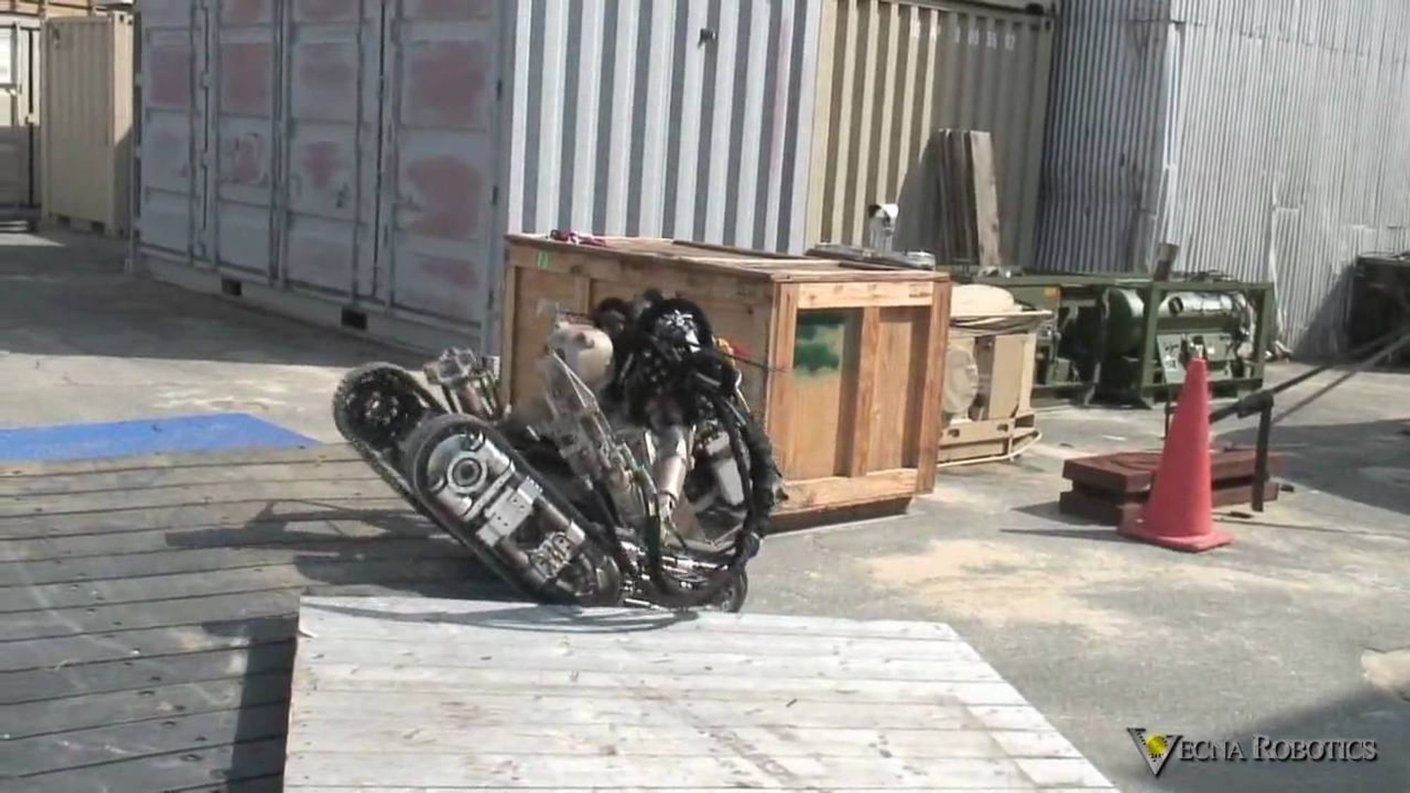 BEAR - ROBOTS: Your Guide to the World of Robotics