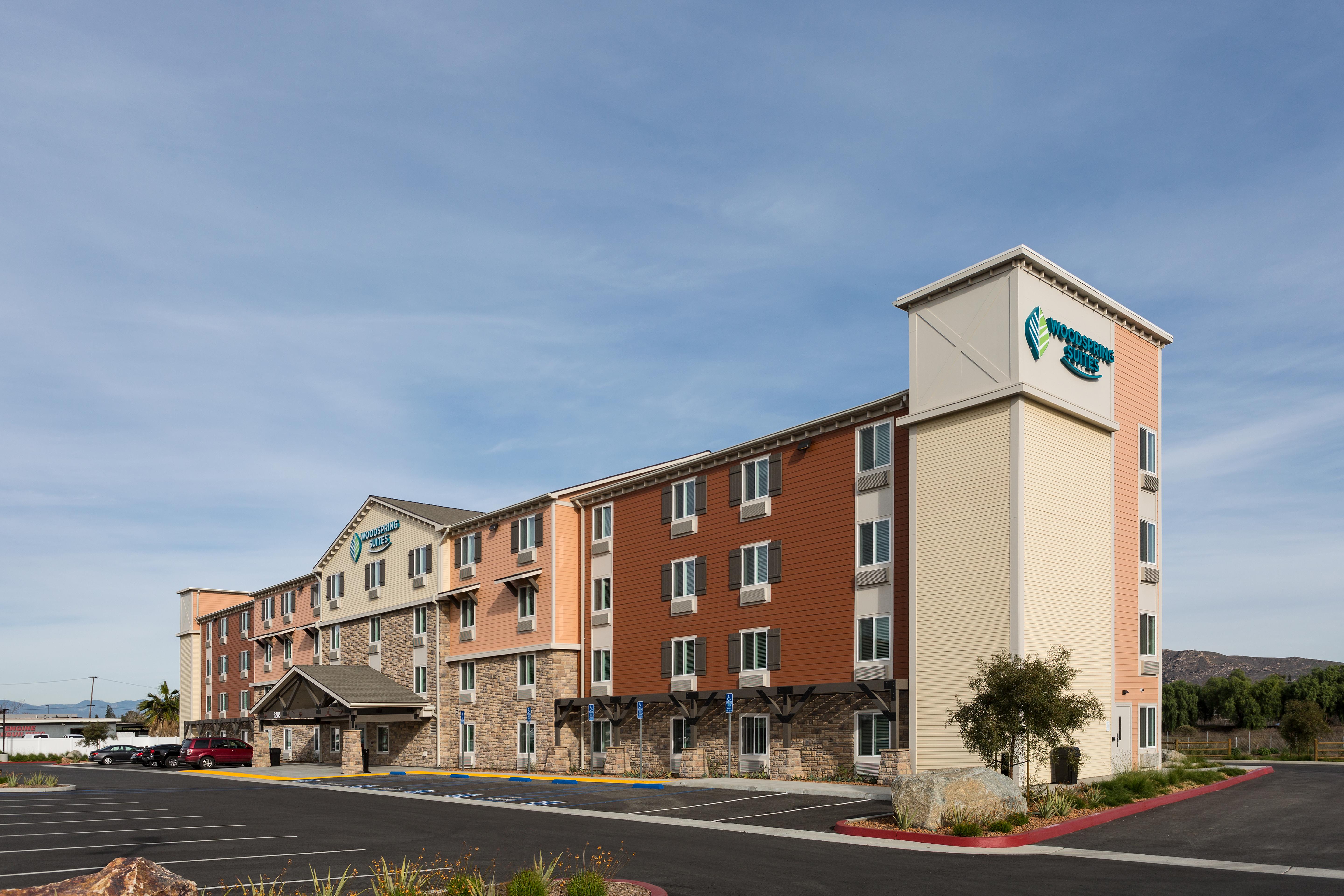 WoodSpring Suites | Buffalo Construction