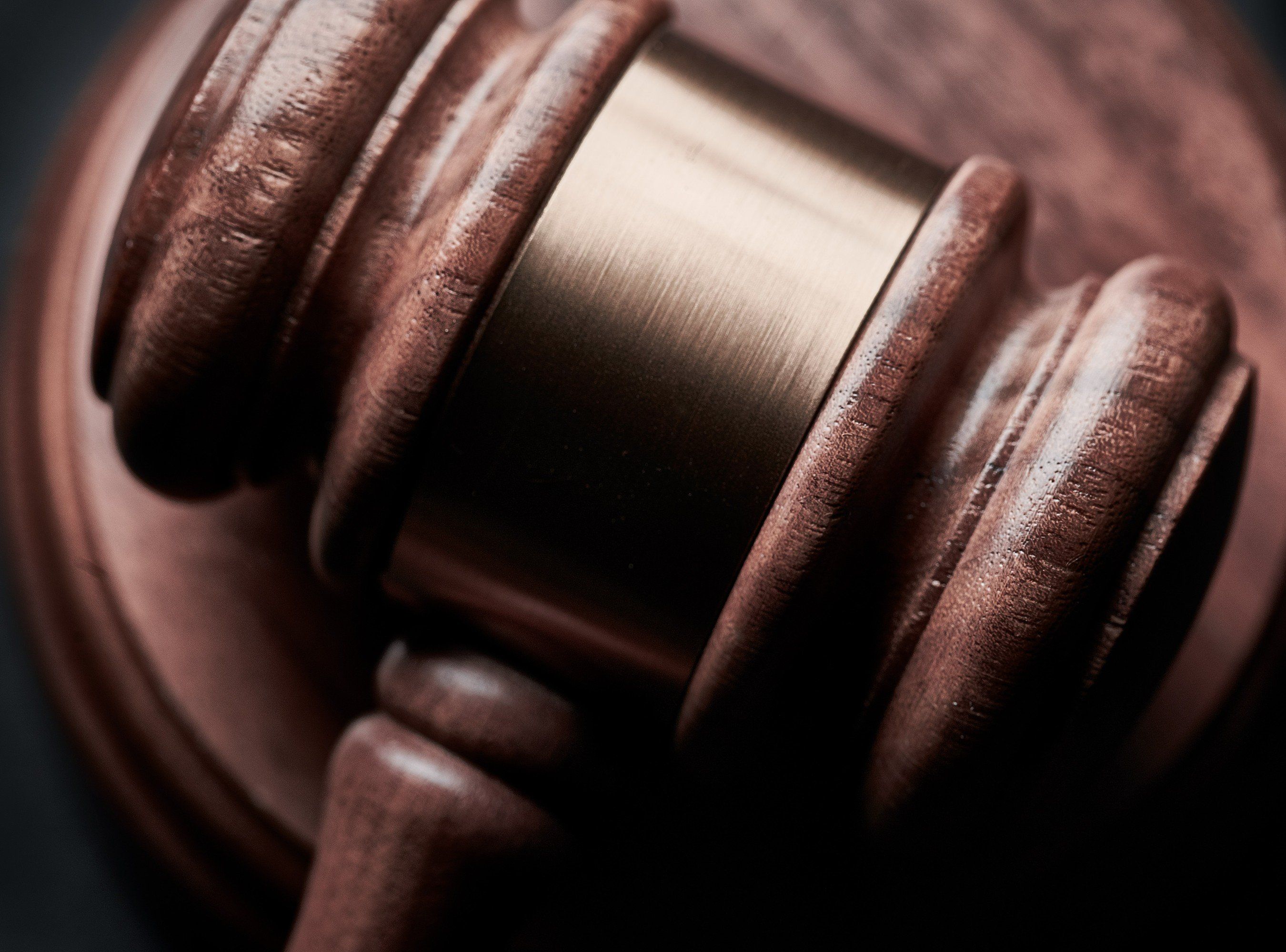 Expert Testimonies: What Happens When They Conflict With Each Other?