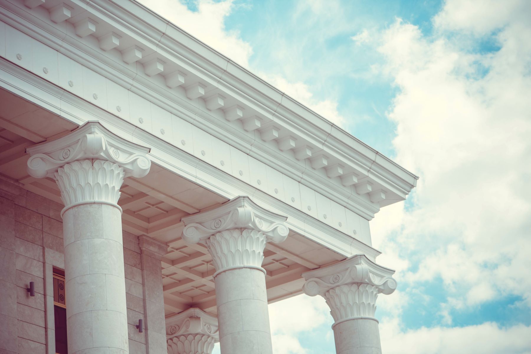 Daubert vs. Frye: Standards of Admissibility for Expert Testimony