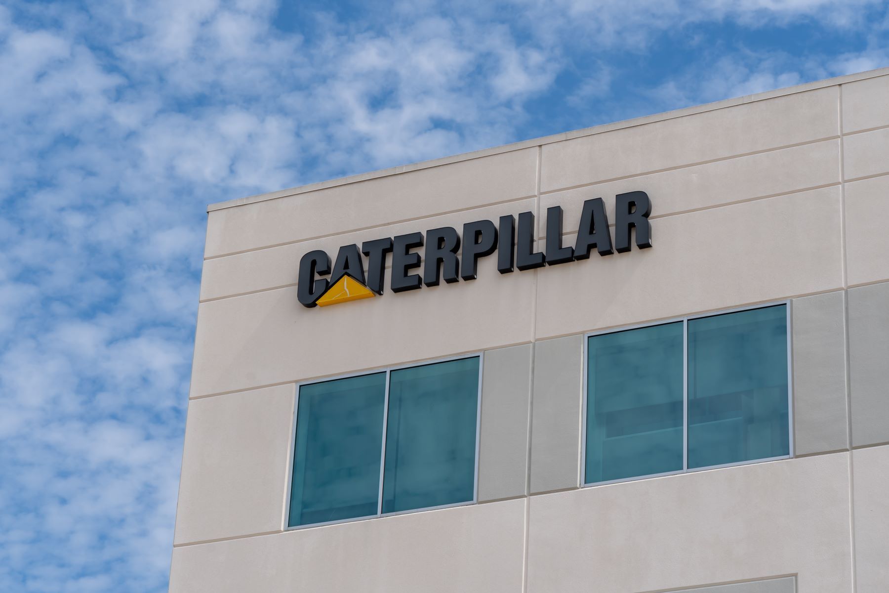 Caterpillar Dodges $100 Million Verdict in Contract Dispute