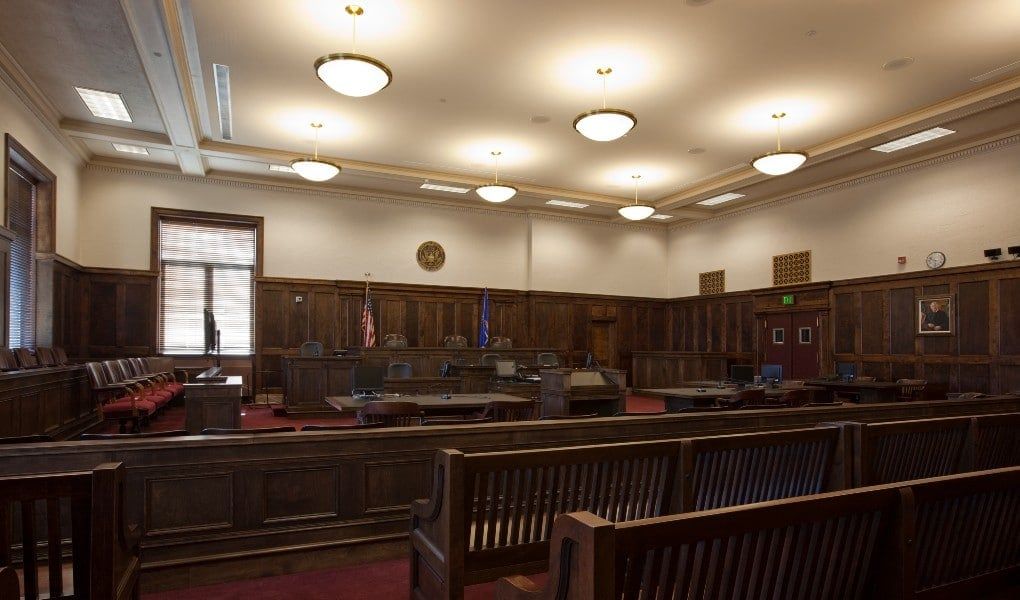 What Attorneys Can and Can't Ask Expert Witnesses During Trial