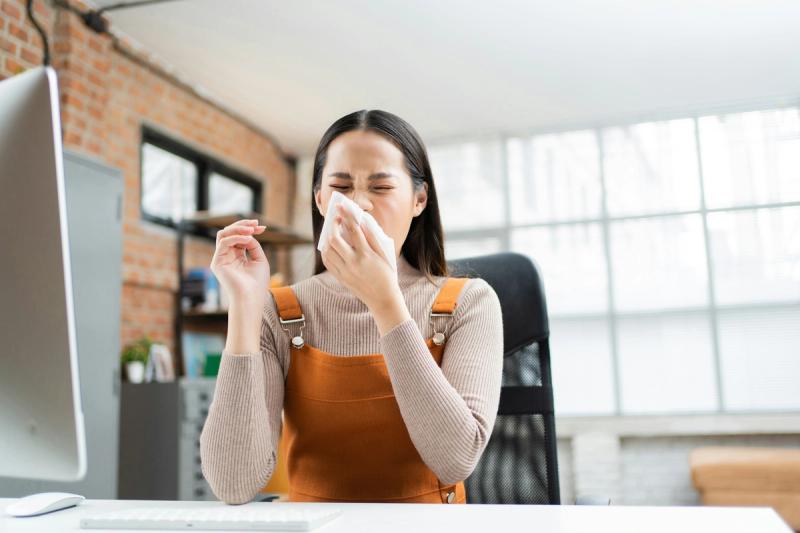 Facing the Flu: How to Handle Sick Leave During Flu Season | NextClinic