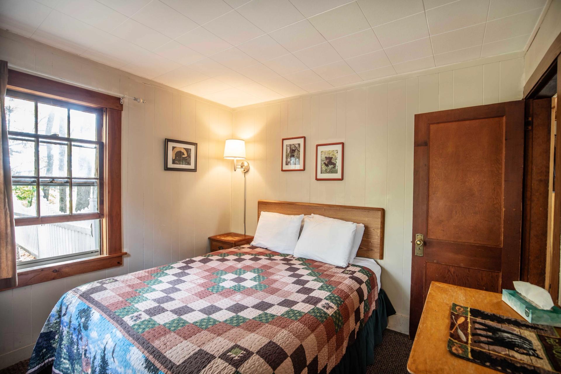 The Bears Den Accomodation | Pemi Cabins Lincoln, NH