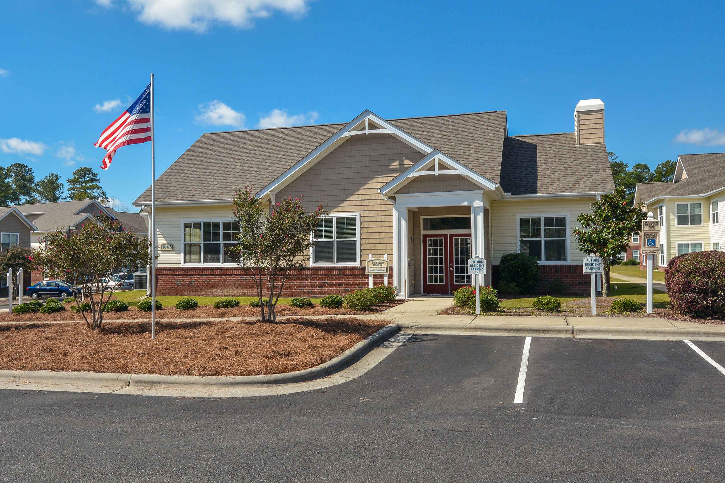 Cardinal Pointe Apartments | NRP Group Communities