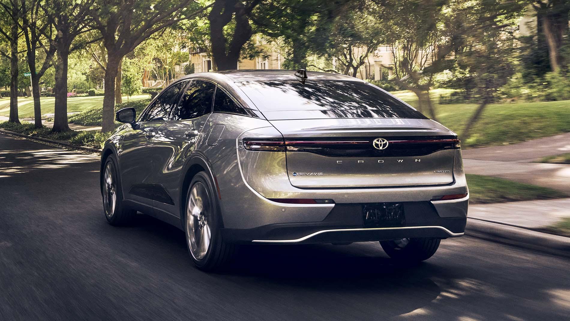 Explore the bold & modern 2025 Toyota Crown Hybrid