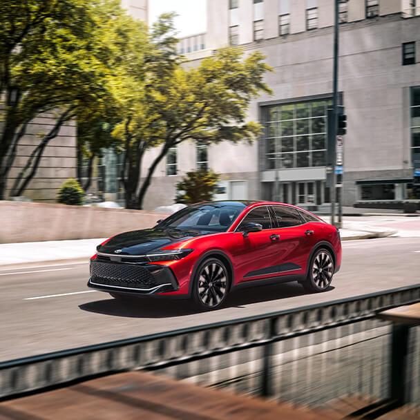 Explore the bold & modern 2025 Toyota Crown Hybrid