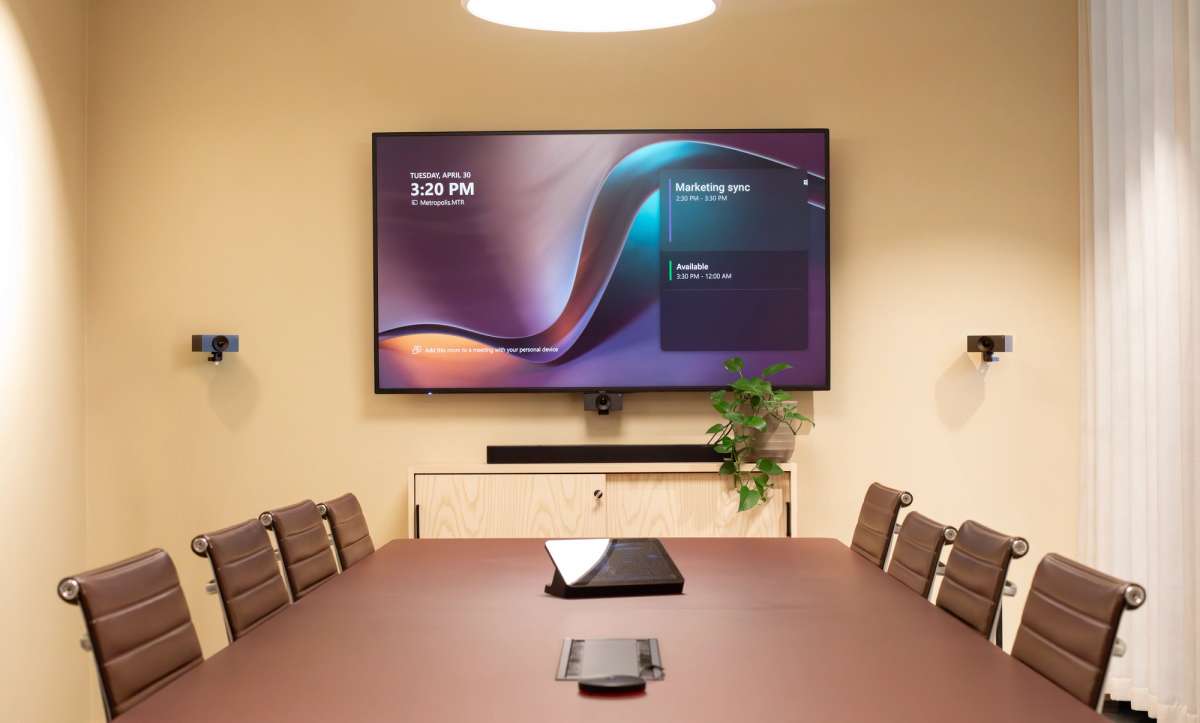 Enhance your hybrid meeting spaces with Microsoft Teams and Huddly | Huddly