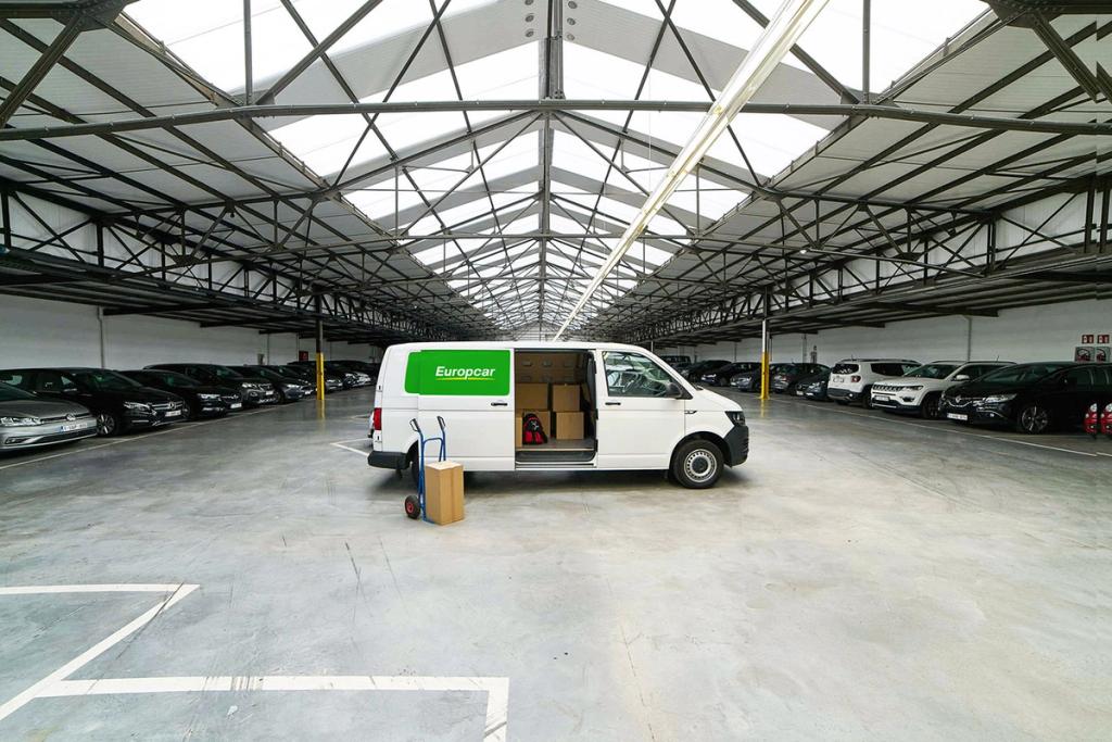 Lej flyttebil og udstyr til din flytning hos Europcar