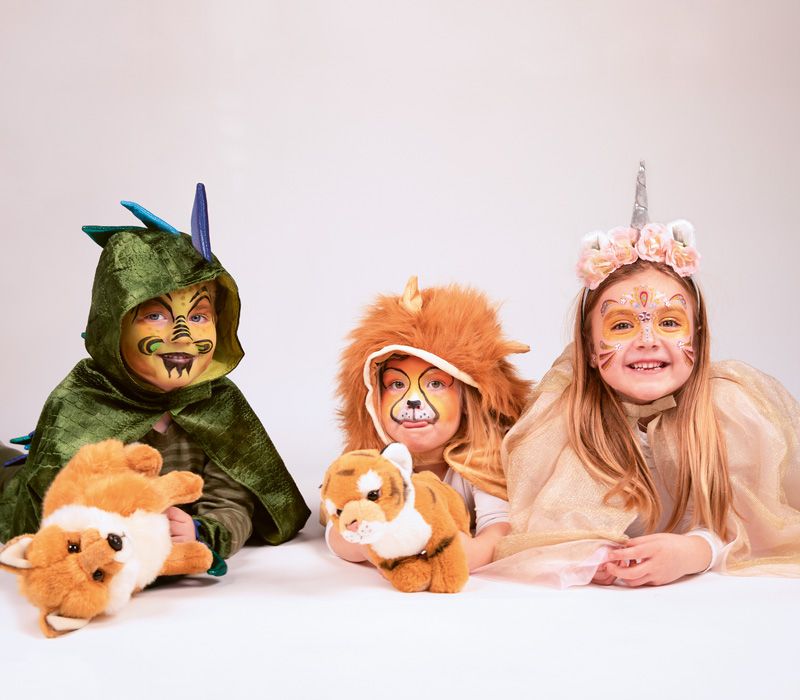 Maskerad - dräkter, tillbehör och ansiktsmålning