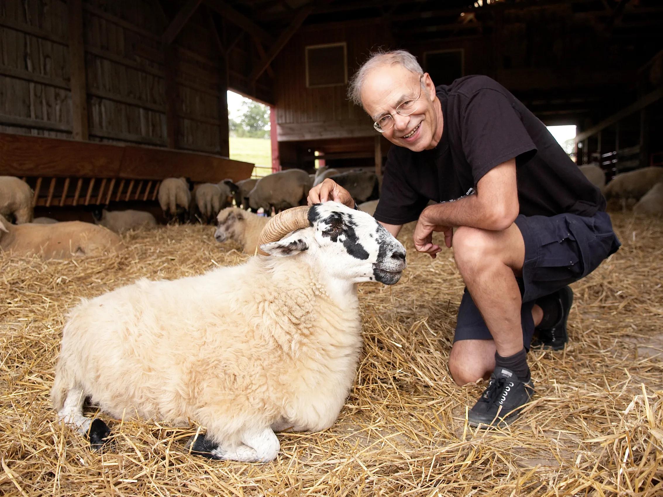 In Conversation with Peter Singer: Ethics and Animals – Berggruen Institute