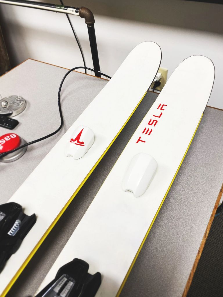 Tesla Powered Electric Ski – J skis