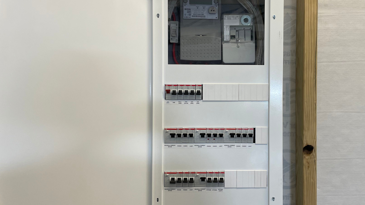 Guide to Understanding Your Home's Electrical Distribution Board – Basis