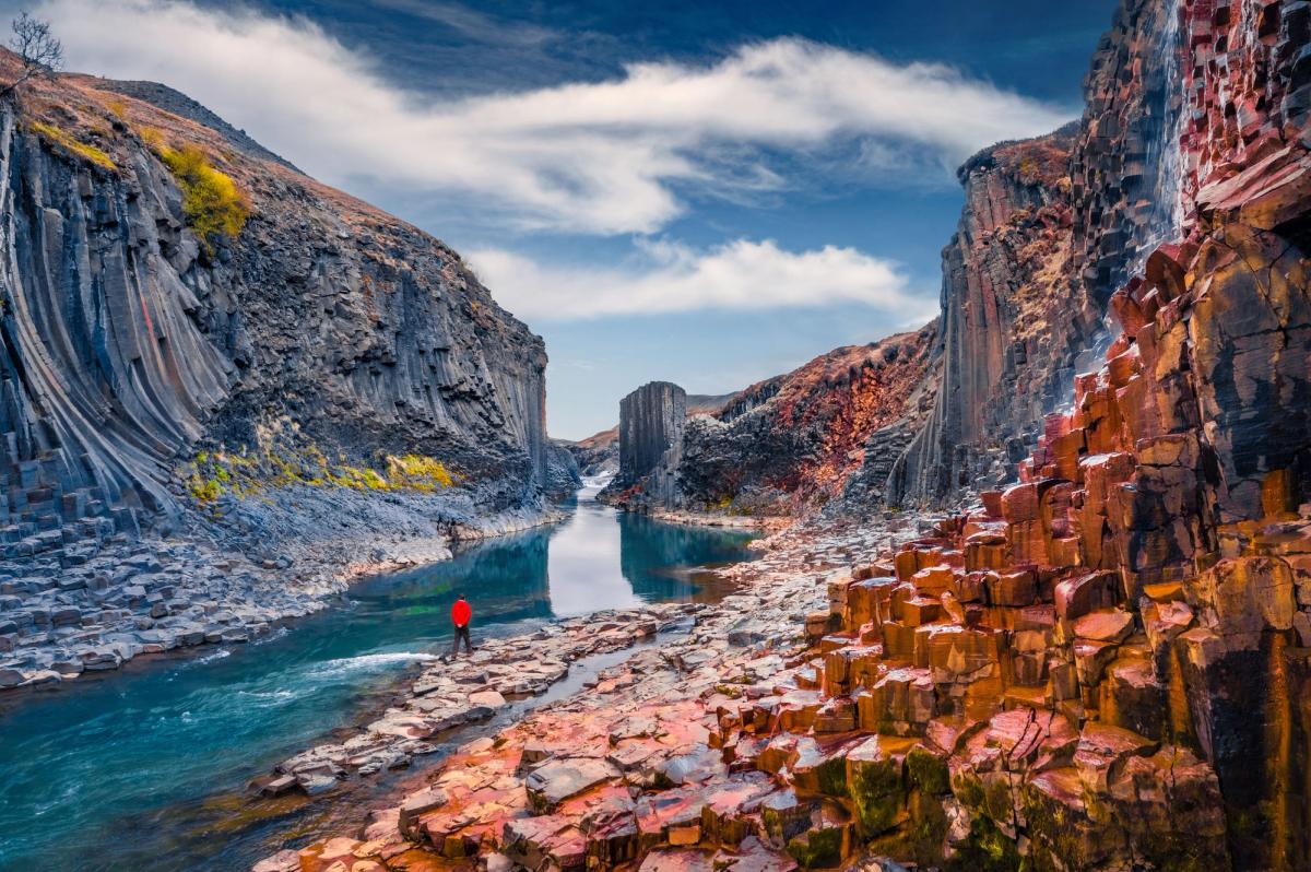 exploring-stu-lagil-canyon-iceland-s-hidden-basalt-wonderland