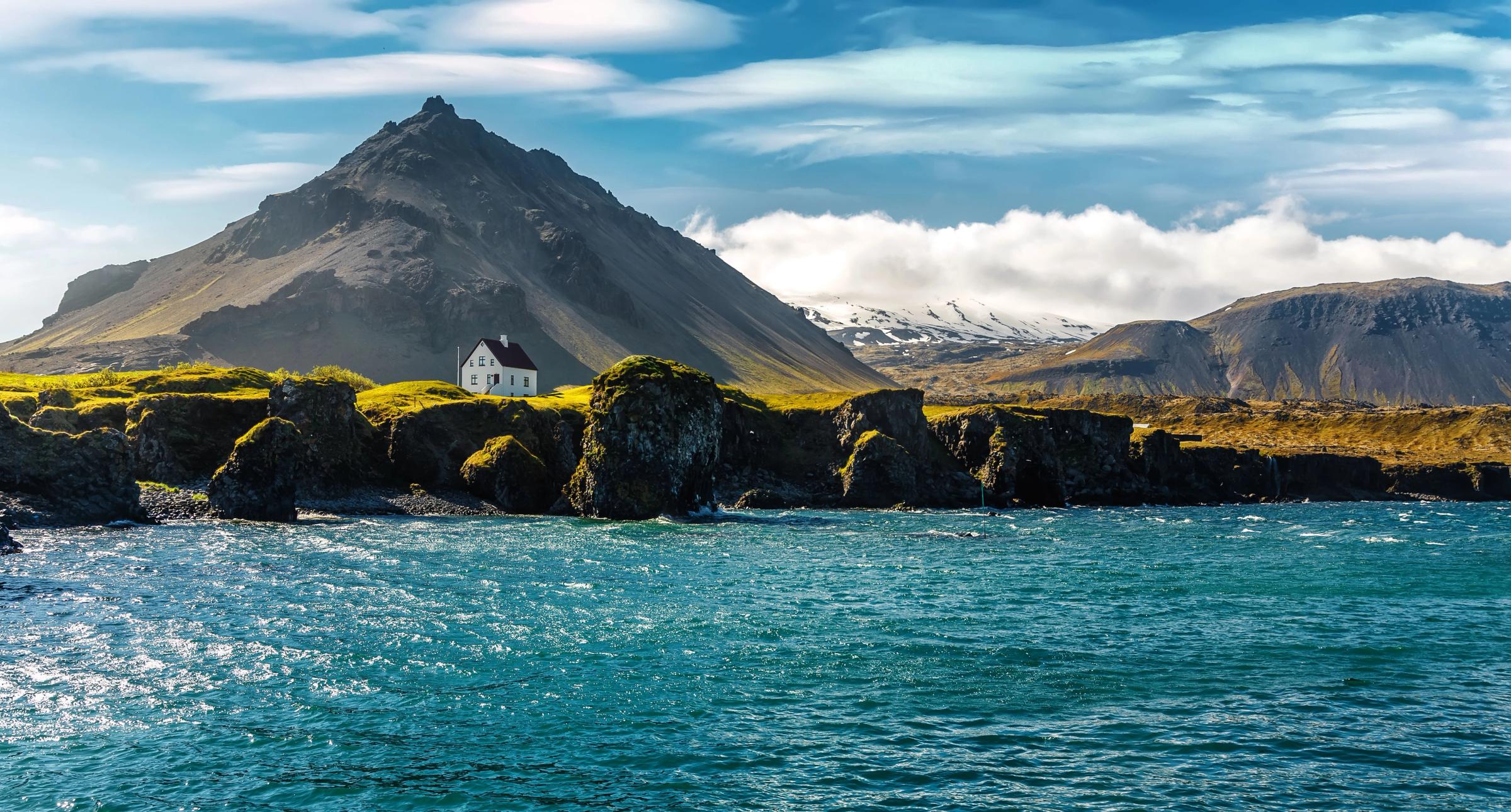 Guide to Ytri Tunga Beach: A Seal Watching Paradise in Iceland