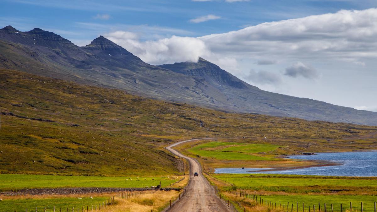 Hoffell Hot Tubs Travel Guide: Relaxing in Southeast Iceland