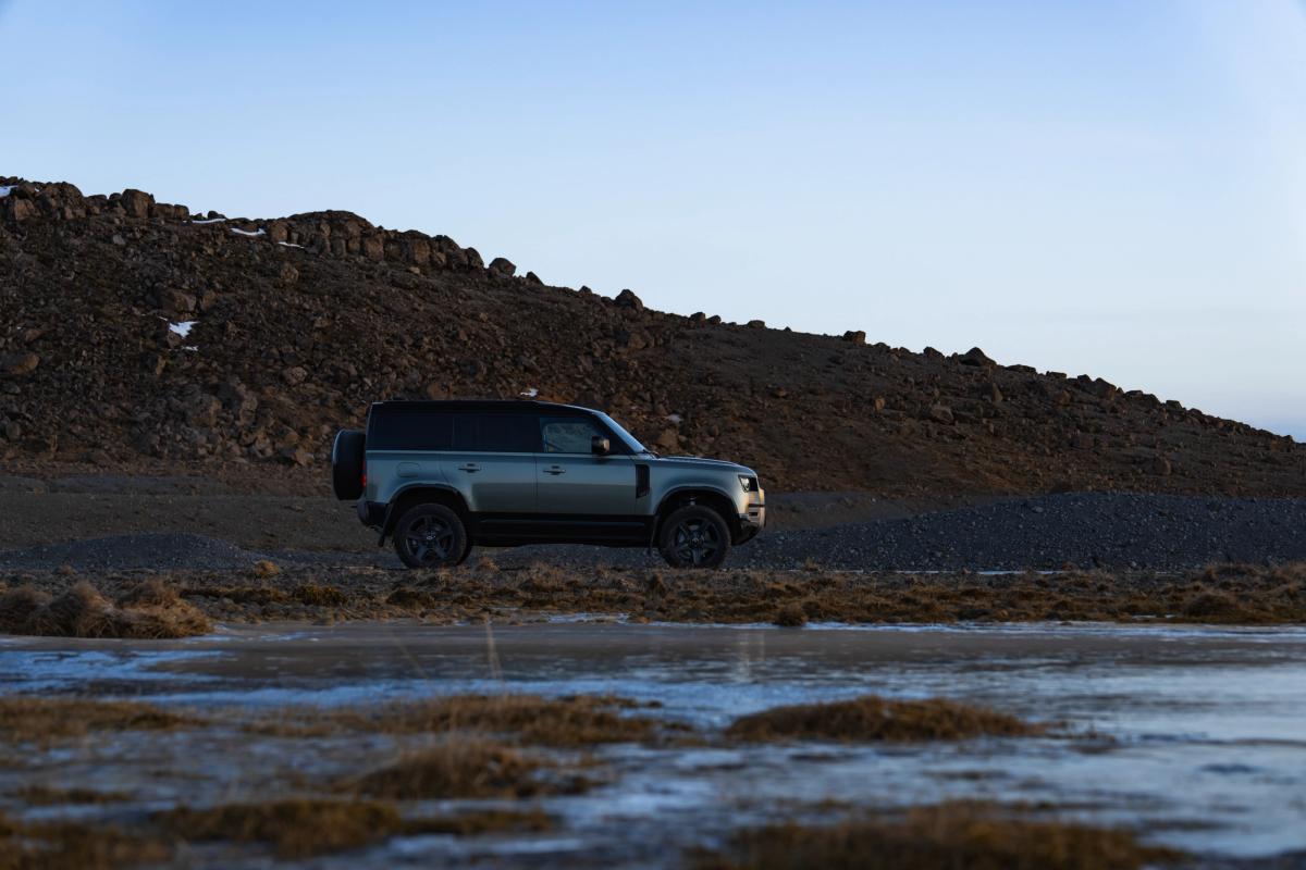 Land Rover Defender 4x4 | Go Car Rental