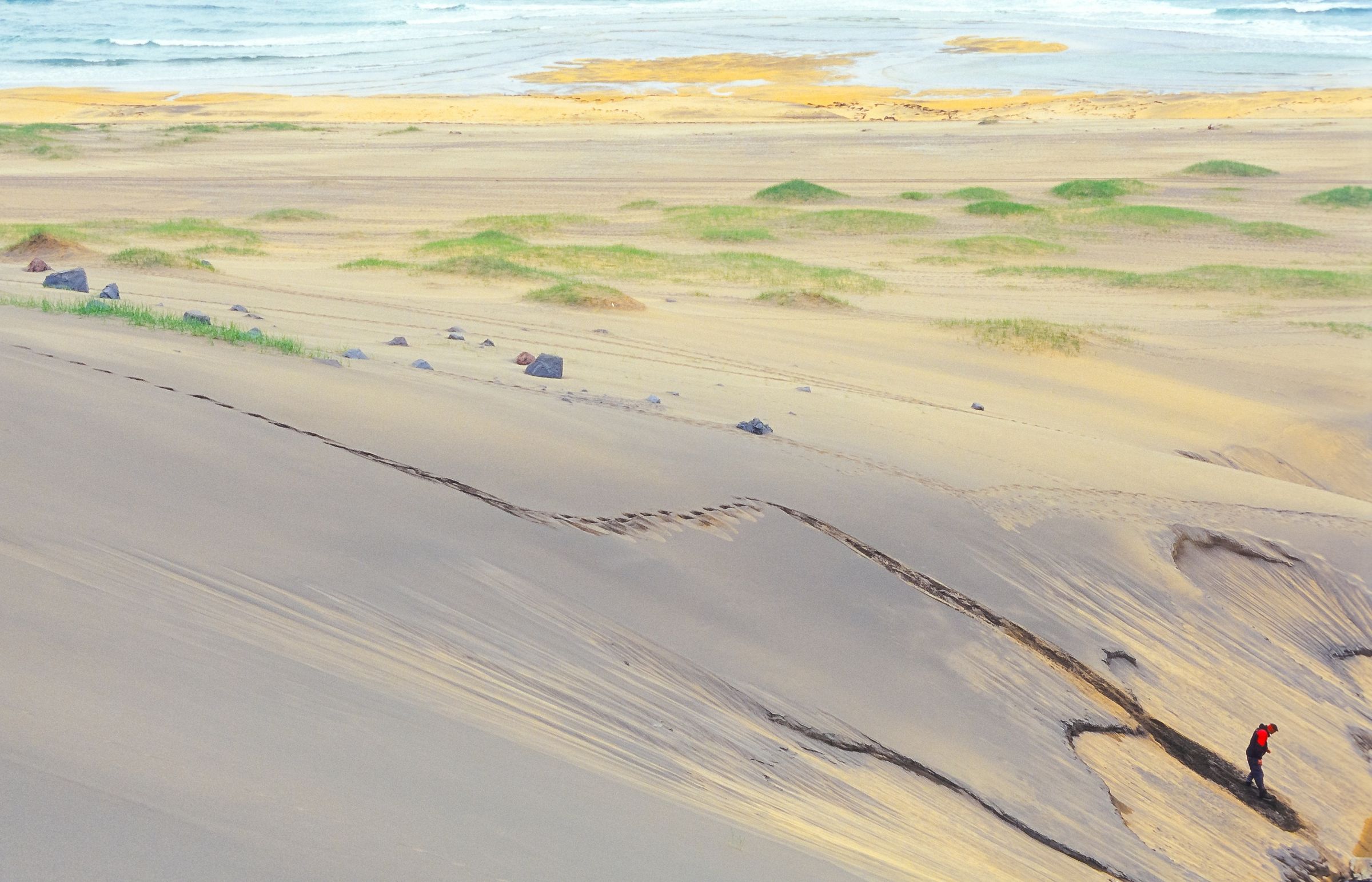 Guide to Visit Rauðasandur: Iceland's Spectacular Red Sand Beach
