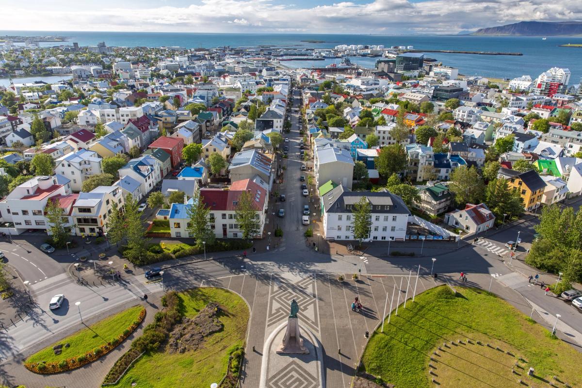 Car Rental or Public Transportation? Iceland Travel Debate