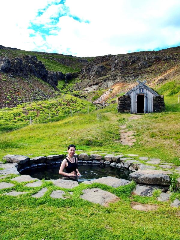 Guðrúnarlaug Hot Spring travel guide: history, tips, and bathing info