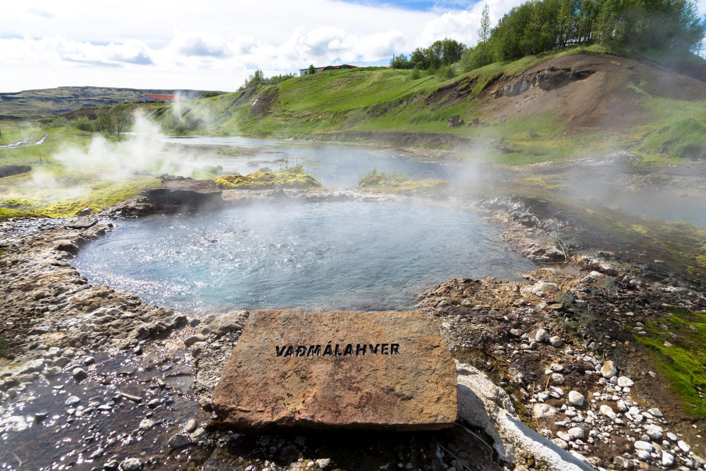 Iceland's Weather in April: Full Guide for a Perfect Trip
