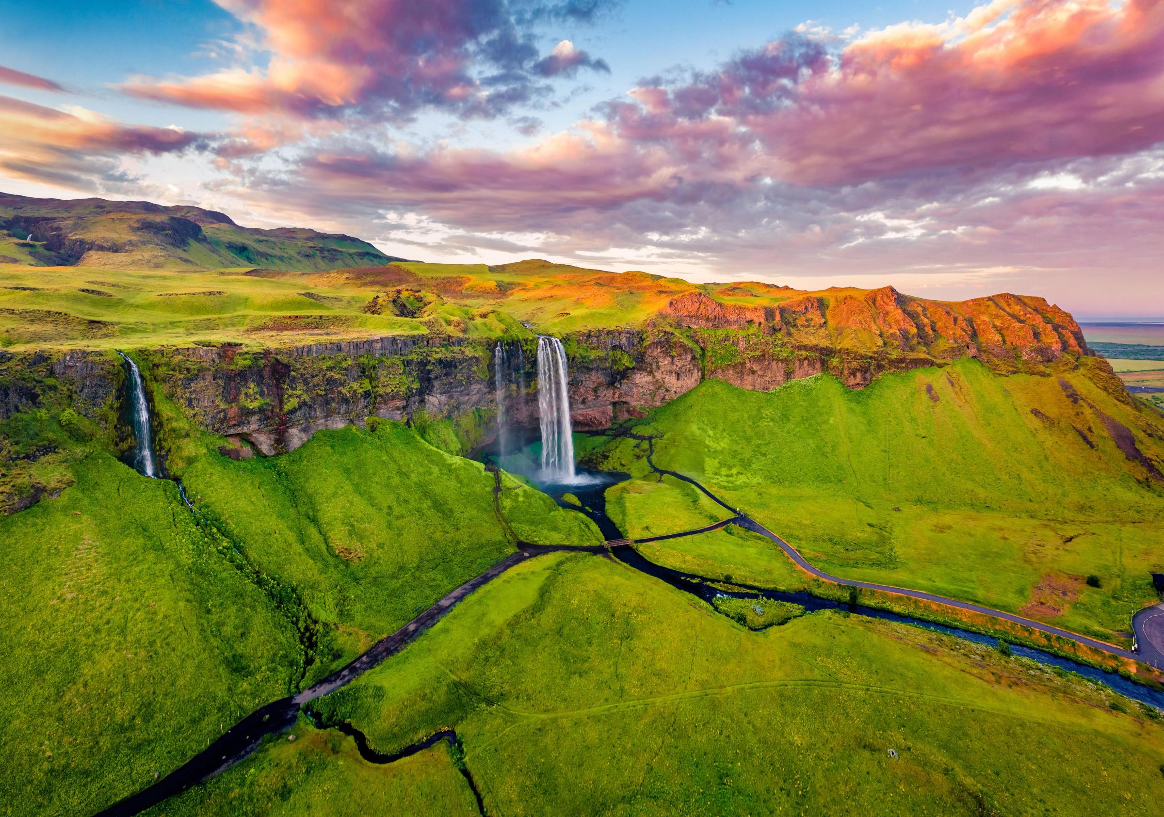 15 Things to do in Iceland in April: Guide By a Local