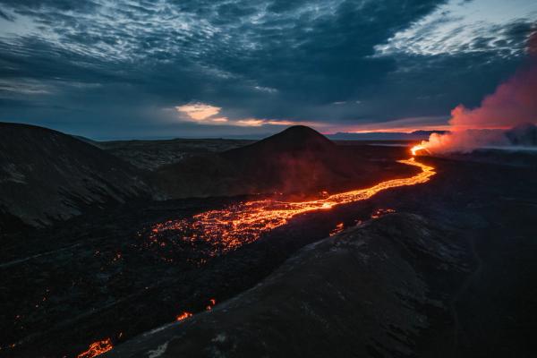 Articles & Guides About Iceland's Volcanoes | Go Campers