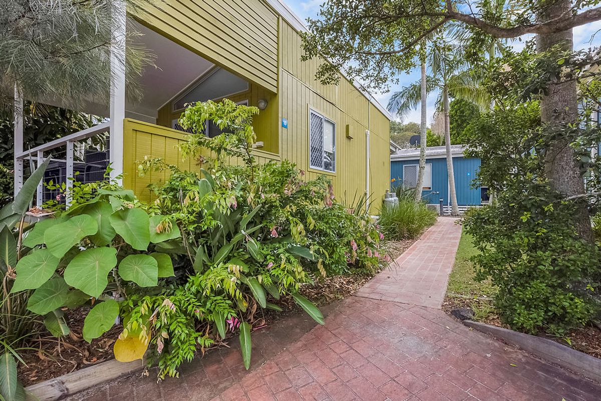 Brunswick Heads Deluxe Cabin - 2 Guests - Accessible | Reflections Holidays