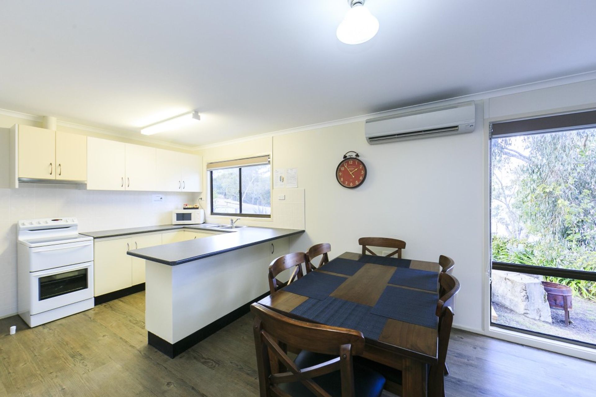 Burrinjuck Waters Superior Cabin - 6 Guests | Reflections Holiday Park