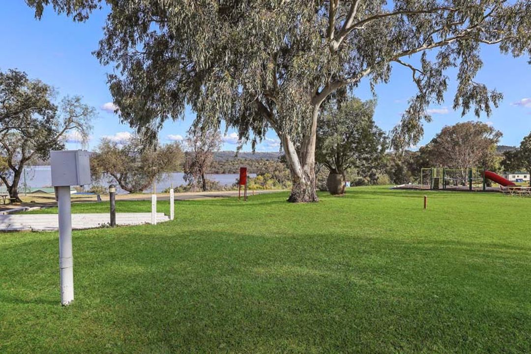 Standard Powered Site | Lake Burrendong Holiday Park | Reflections ...