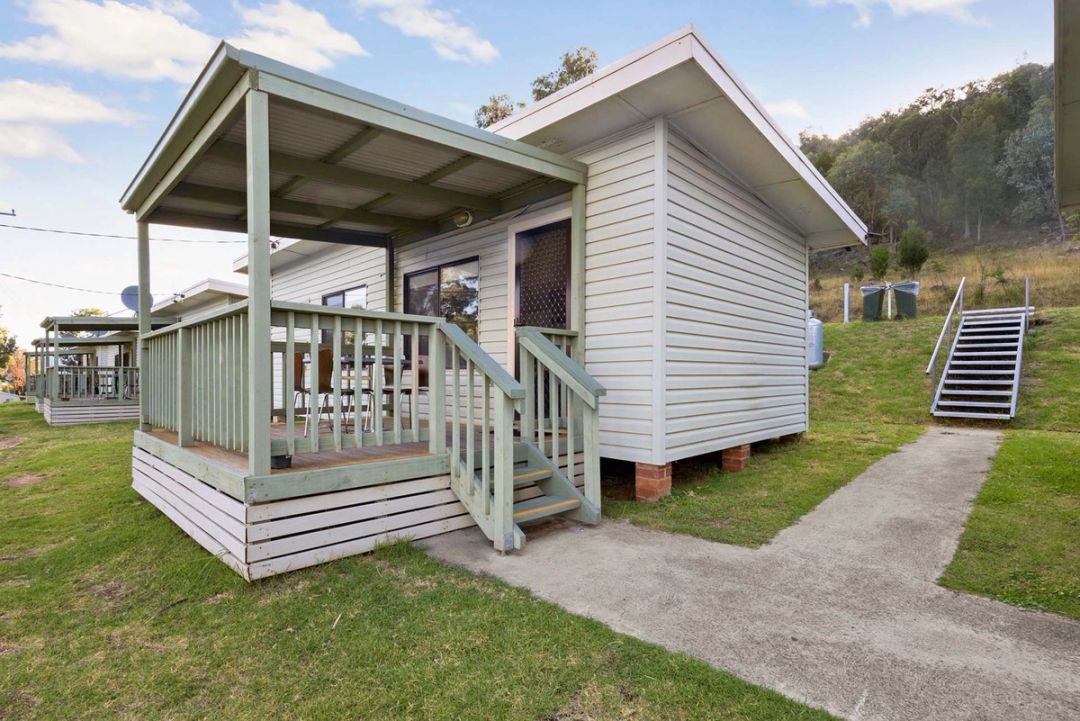 Standard Cabin | Wyangala Waters Holiday Park | Reflections Holiday Park