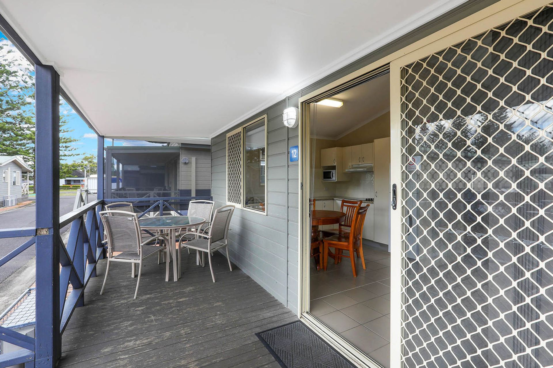 Deluxe Cabin – Sleeps 4 – Dog Friendly | Tuncurry Holiday Park ...