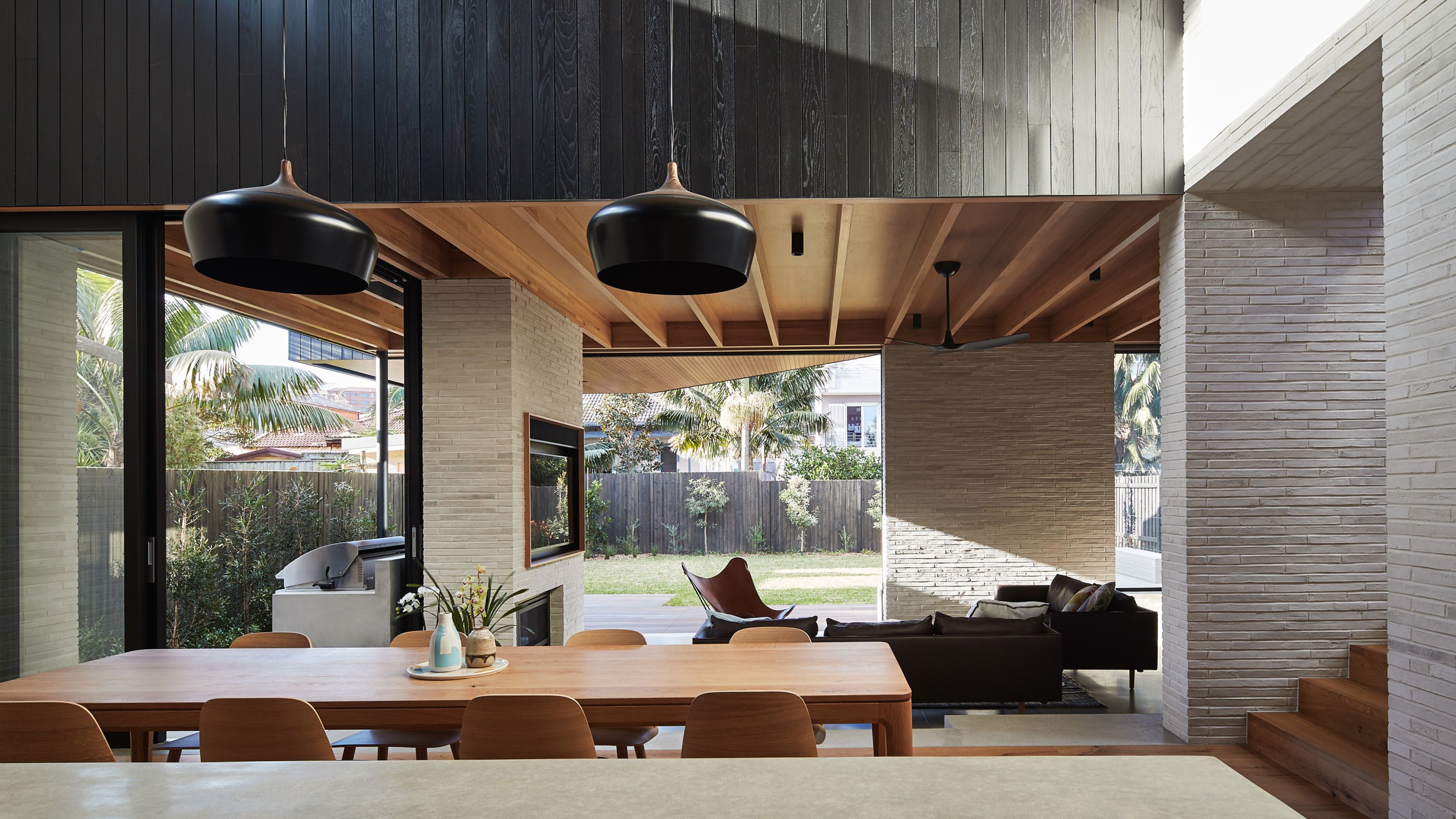 CONSTRUCTING PRIVACY, CONNECTING GEOGRAPHY