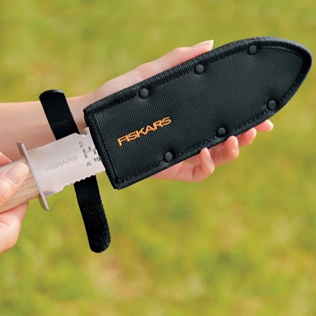 Fiskars Hori Hori Planting Tool | Sunday Lawn Care