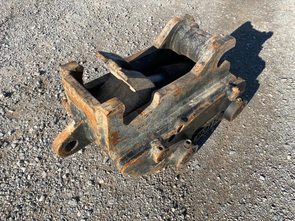 QUICK COUPLER FOR SANY SY135C-HYDRAULIC | Newman Tractor