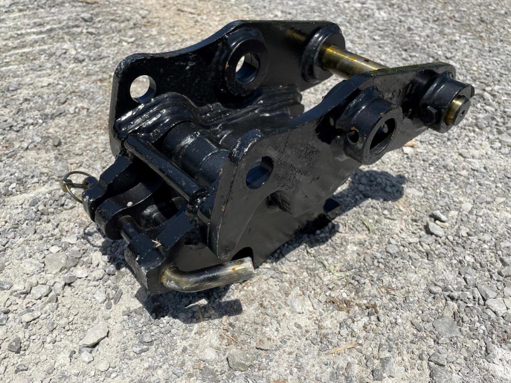 MANUAL QUICK COUPLER FOR SY16C | Newman Tractor